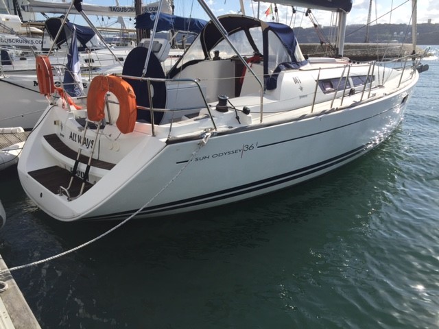 Jeanneau Sun Odyssey 36i For Charter